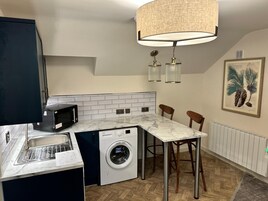 Apartamento, casa de banho anexa | Cozinha privada | Uma cadeira de bebé 