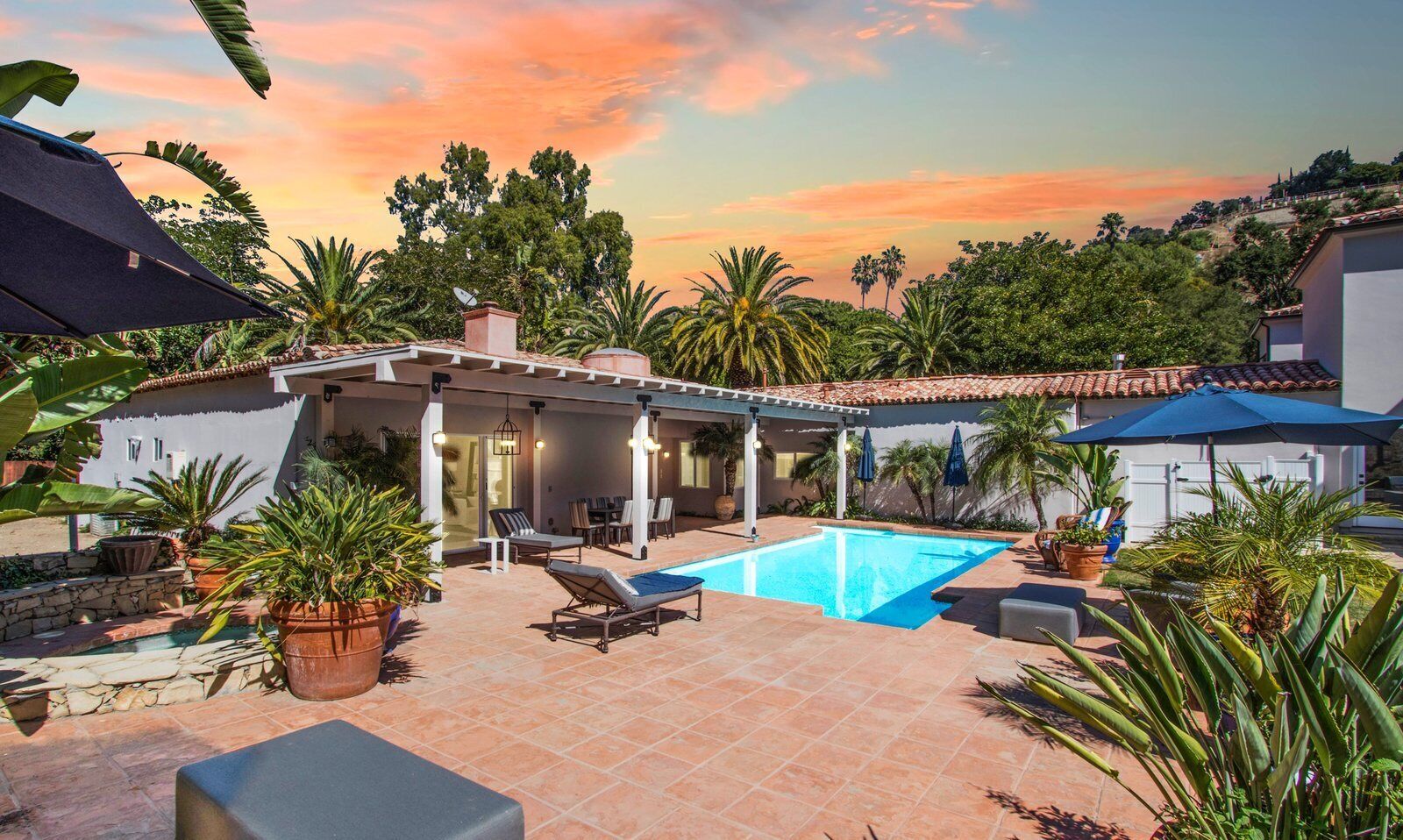 22 Party Houses To Rent For One Night In Los Angeles - | Trip101