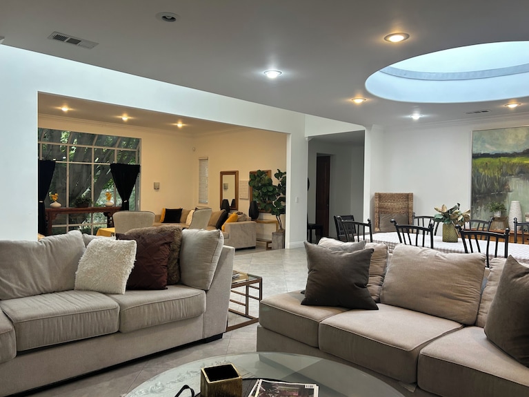 Beverly Hills Mediterranean Estate 90210 10 Beds 9.5 Bathrooms. 7 Ensuite. - Los Angeles, CA