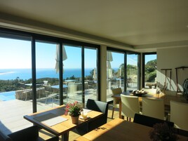 Pequeno-almoço tipo buffet diário incluído