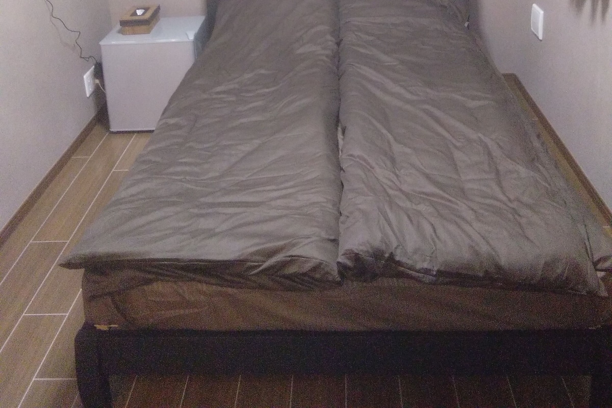 Wi-Fi de cortesia, roupa de cama