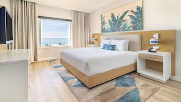 Suite, 1 cama king-size, não fumadores, junto ao mar | 1 quarto, roupa hipoalergénica, cofre no quarto, secretária