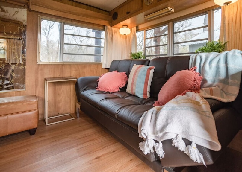 Beach Get Away Fabulous Vintage Trailer - 西港市