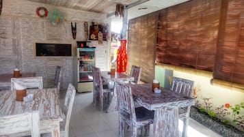 Pequenos-almoços, almoços e jantares servidos