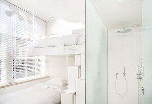 budget twin room (Room1) | Com decoração personalizada, com mobília individualizada, Wi-fi grátis 