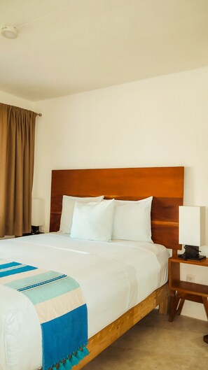 Quarto Premium, vista para o lago | Wi-fi grátis, roupa de cama fornecida