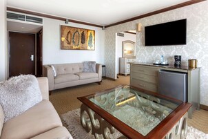 Roupa de alta qualidade, minibar, cofre no quarto, secretária 