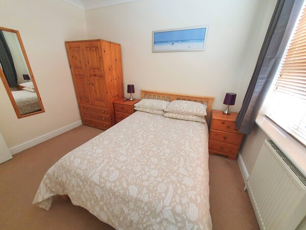 2-bedroom House Near Town With Superfast Wi-fi - Sittingbourne