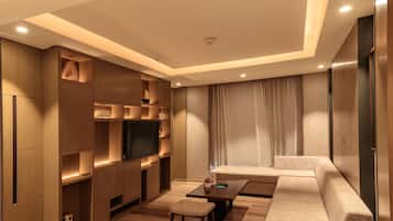Suite, 1 cama king-size, não fumadores | Roupa de alta qualidade, minibar, cofre no quarto, secretária