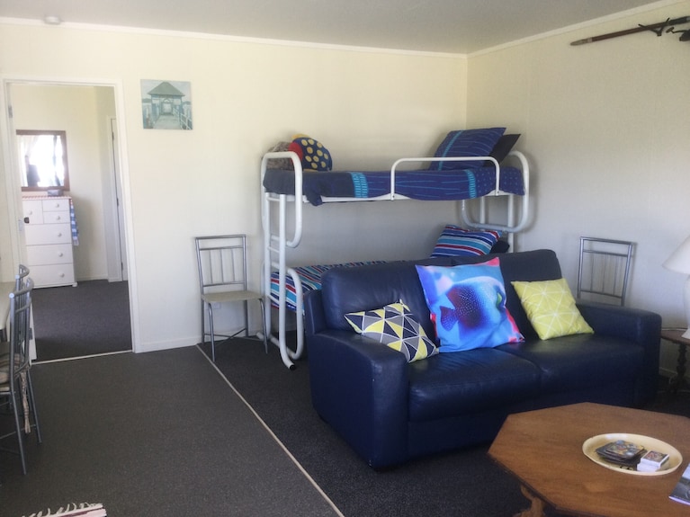 Close To Ocean Beach, Harbour , Boating Club - Waihi Beach