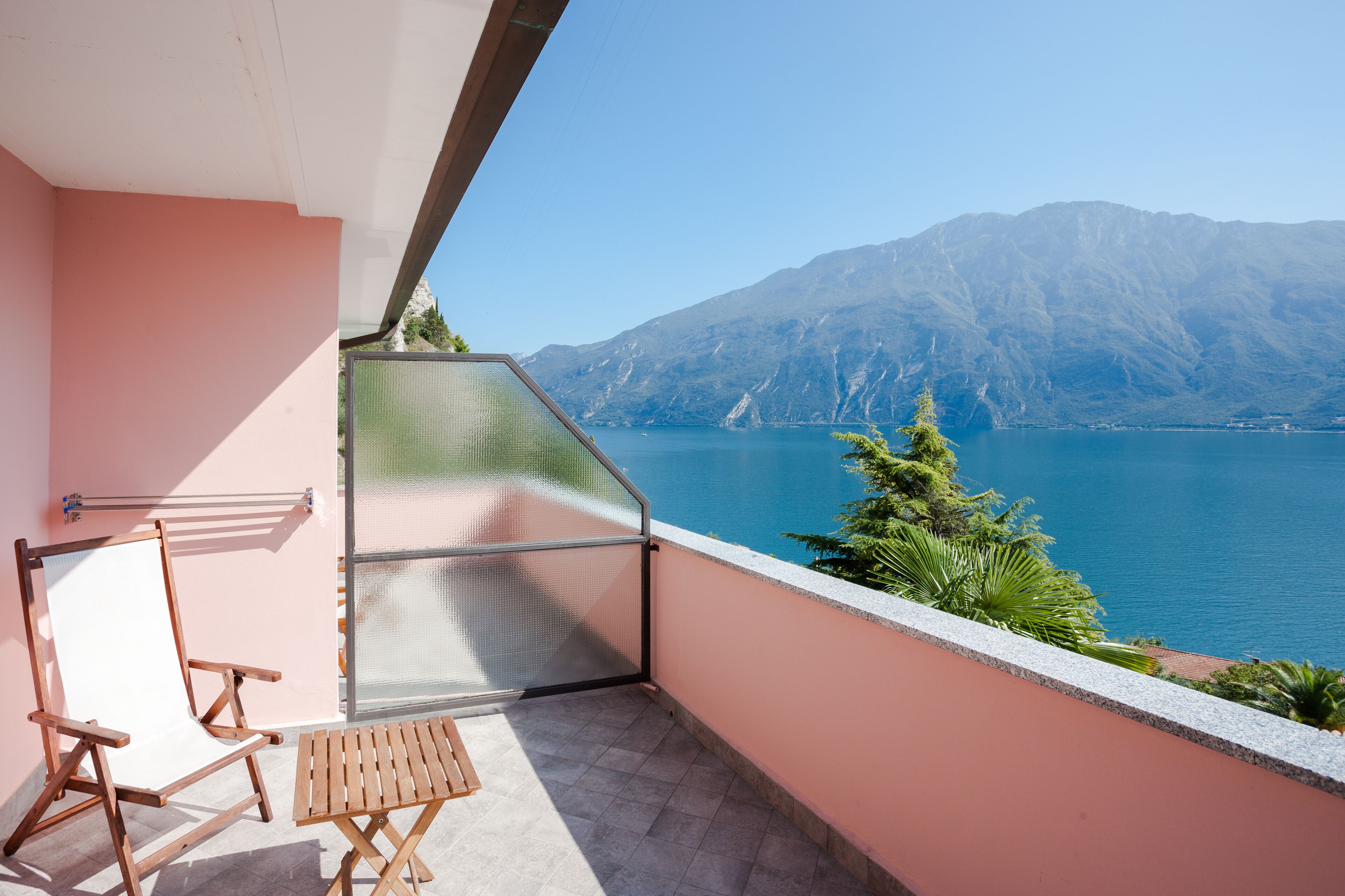 Quarto Duplo ou Twin Premium, vista para o lago | Cofre no quarto, berços/camas para crianças, Wi-fi grátis 