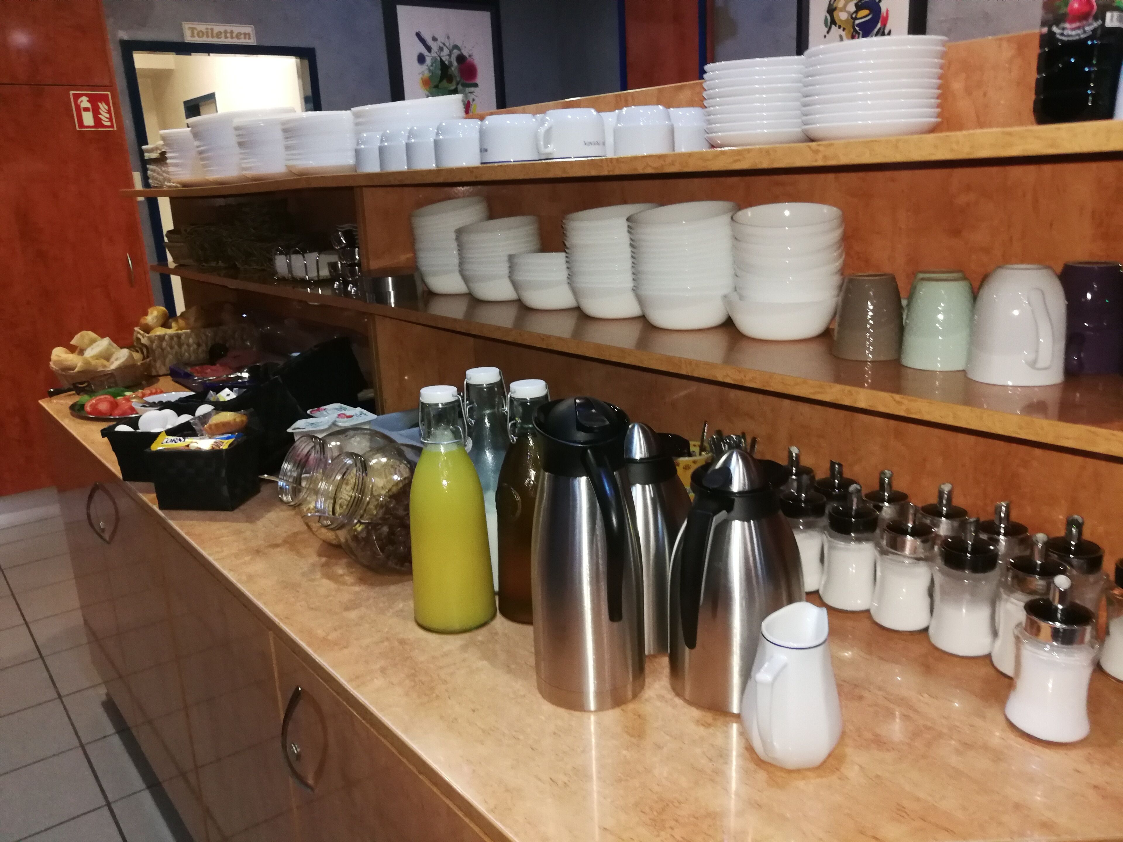 Pequeno-almoço tipo buffet diário (7.5 EUR por pessoa) 