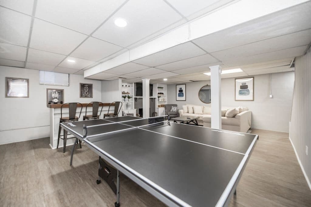 Firepit | Outdoor Deck | Great Location - Lexington, KY