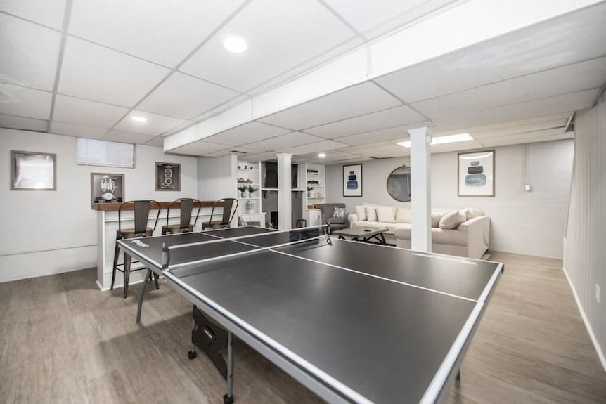 Firepit | Outdoor Deck | Great Location - Lexington, KY