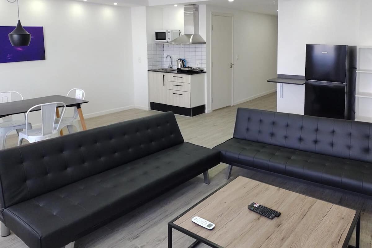Apartamento sênior | Sala de estar | TV LED