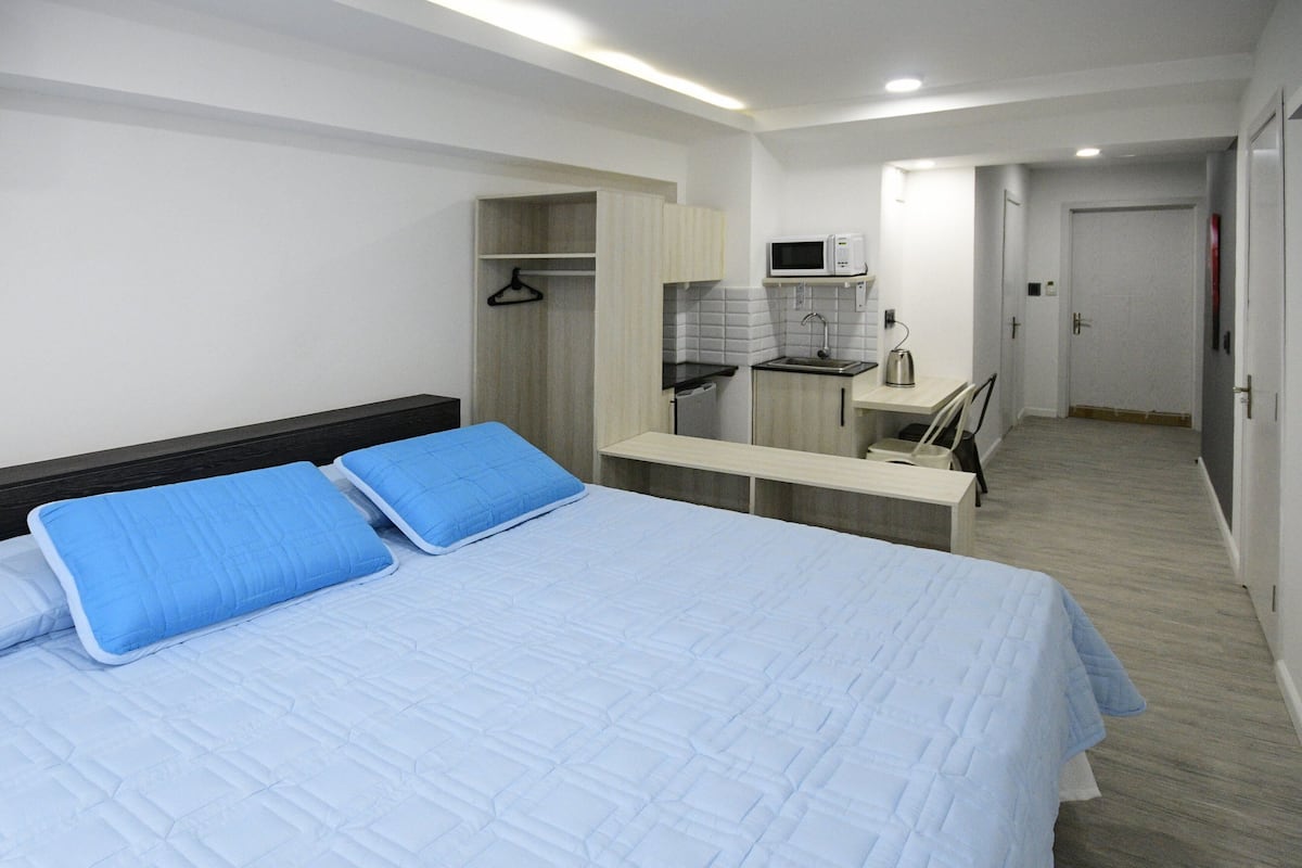 1 quarto, edredons de pluma, cortinas blackout, Wi-Fi de cortesia