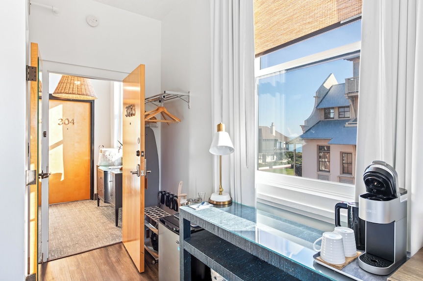 303 Rosemary Beach Inn - Includes Beach Chairs & Complimentary Breakfast + Access To 4 Pools -