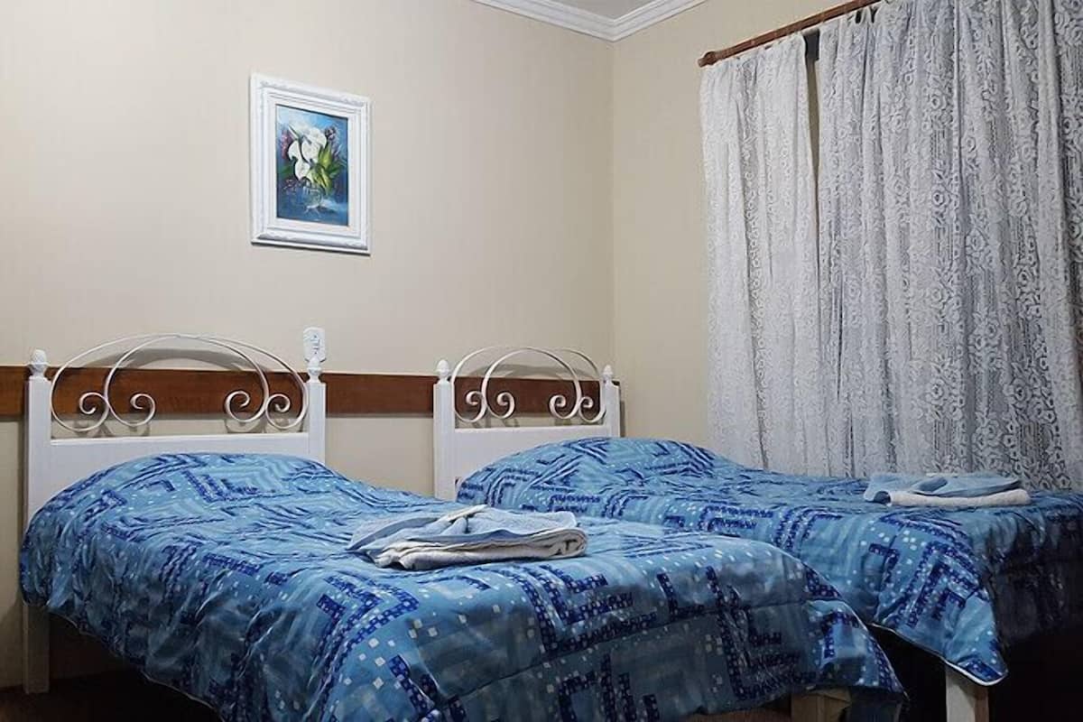Quarto Twin Standard, 2 camas individuais | Roupa de cama fornecida