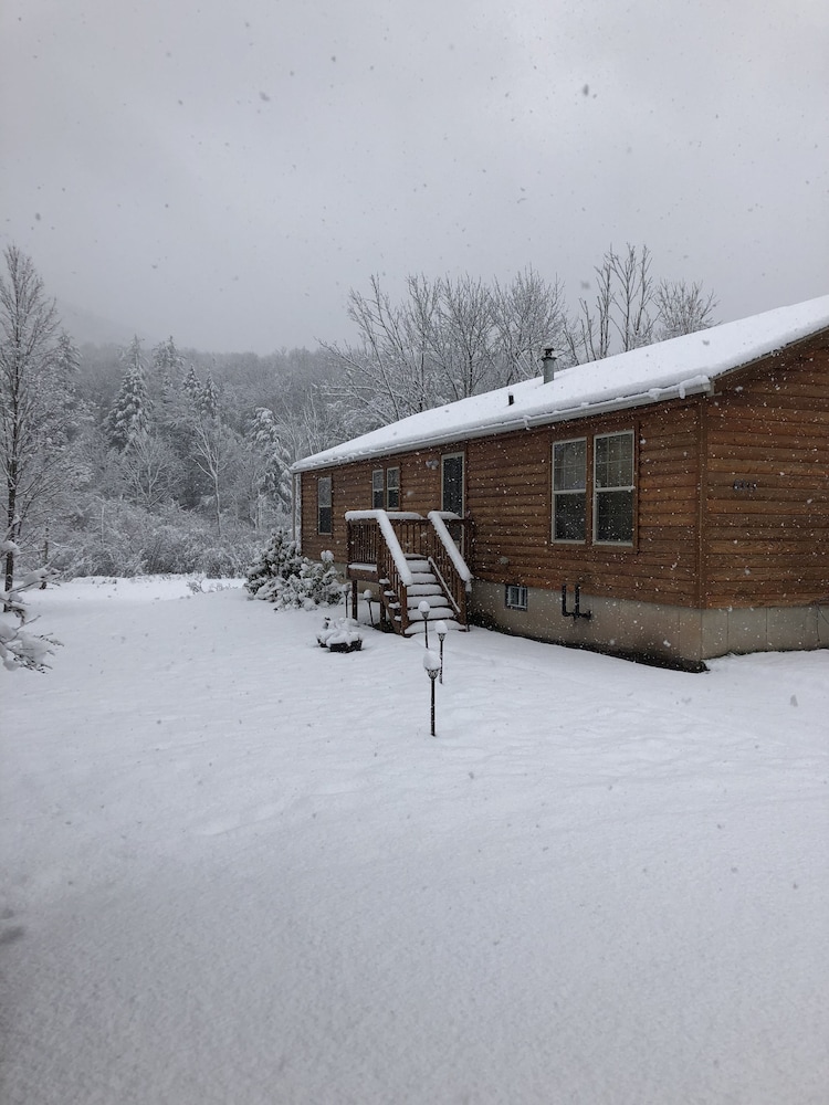 Log Cabin Near Hunter Mountain - Phoenicia, NY