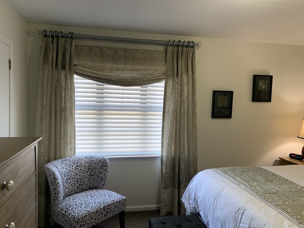 Vcu • Fenced • Pet Friendly • Keyless • King Suite + 2 Queen Bedrooms - Richmond, VA