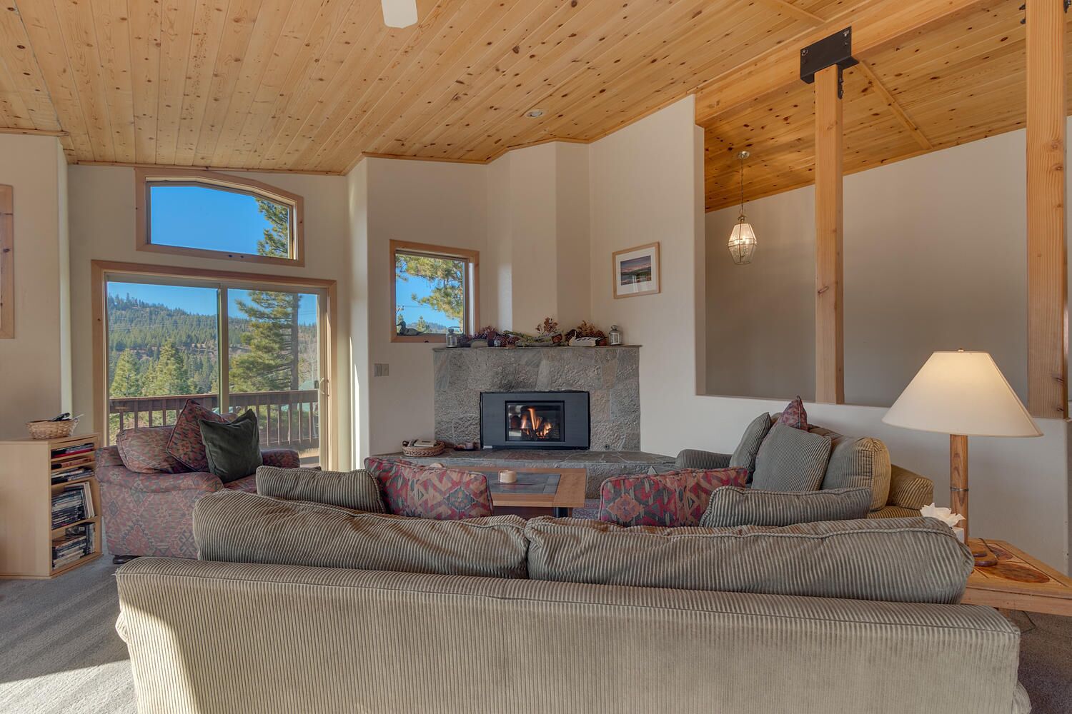 Stockholm Vista - Beautiful Mountain Views In Td - Private Hot Tub - Pet Friendly W/ Amenities - Truckee, CA