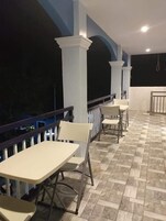 Pequeno-almoço completo diário (100 PHP por pessoa) 