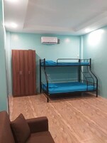 Quarto Familiar | Wi-fi grátis, roupa de cama fornecida 