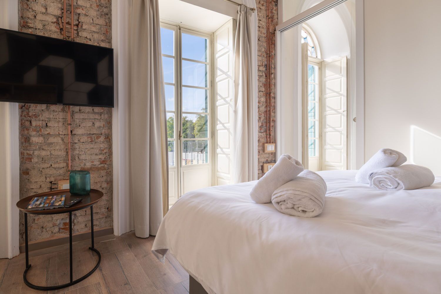 Apartamento premium, vista para a cidade | 1 quarto, roupas de cama premium, edredons de pluma