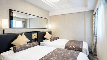 Edredons de pluma, escrivaninha, cortinas blackout, Wi-Fi de cortesia