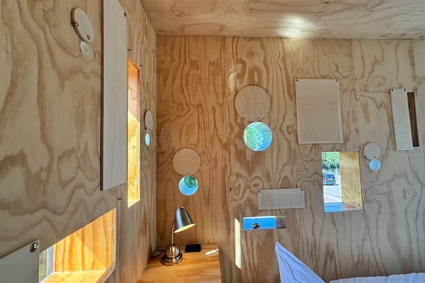 Apartamento, 1 cama de casal, vista para o canal | 1 quarto, cofres nos quartos, individualmente decorados