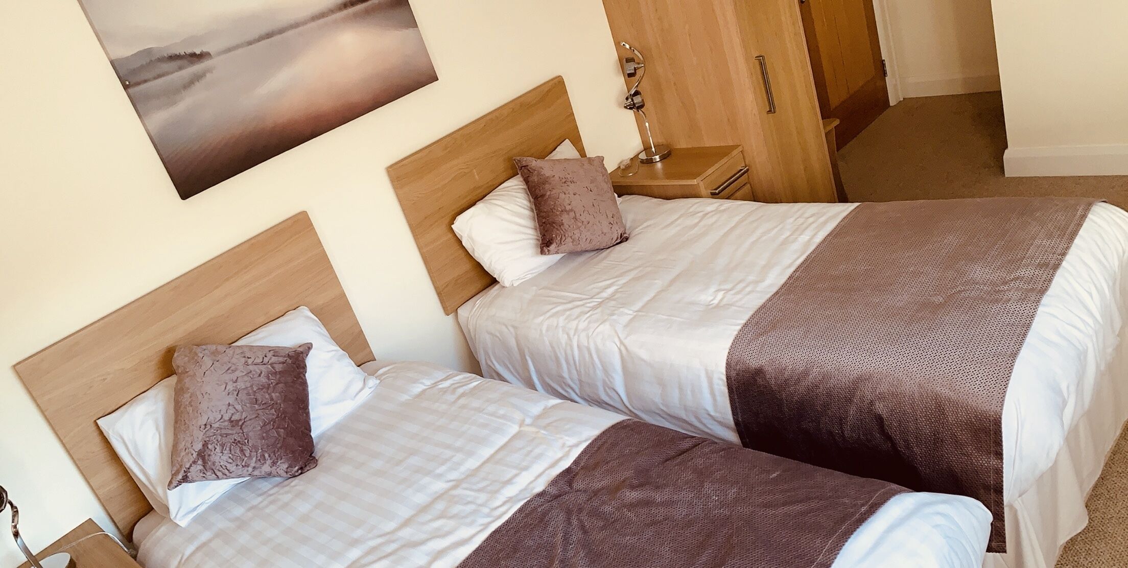 Quarto duplo tradicional | Escrivaninha, ferros/tábuas de passar roupa, Wi-Fi de cortesia