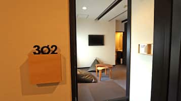 Quarto Tradicional (Japanese Style Modern Twin) | Ferro/tábua de engomar, Wi-fi grátis