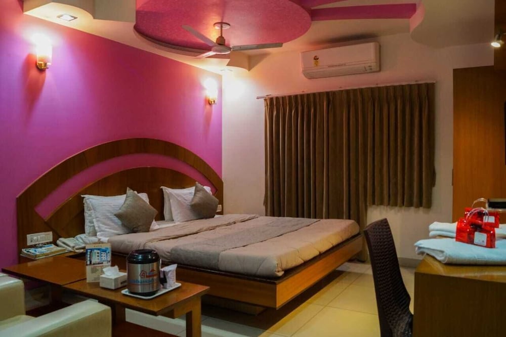 Hotel Ambassador - Vadodara
