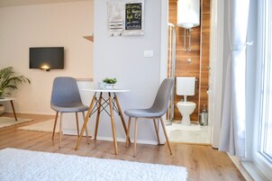 Estúdio | Refeições no quarto