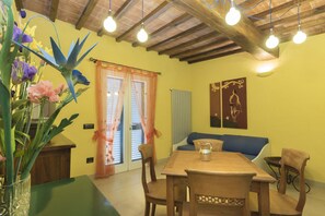 Villa, 2 quartos, vista para o mar | Sala de estar | TV de ecrã plano 