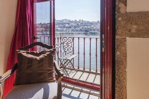 Apartamento Superior, 1 quarto, vista para o rio | Vista do quarto