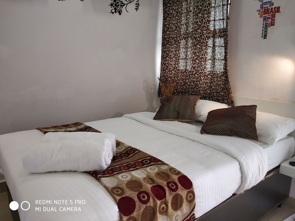 Beautiful Rooms Surrounded By Nature In Heart Of Mysore - Mysuru