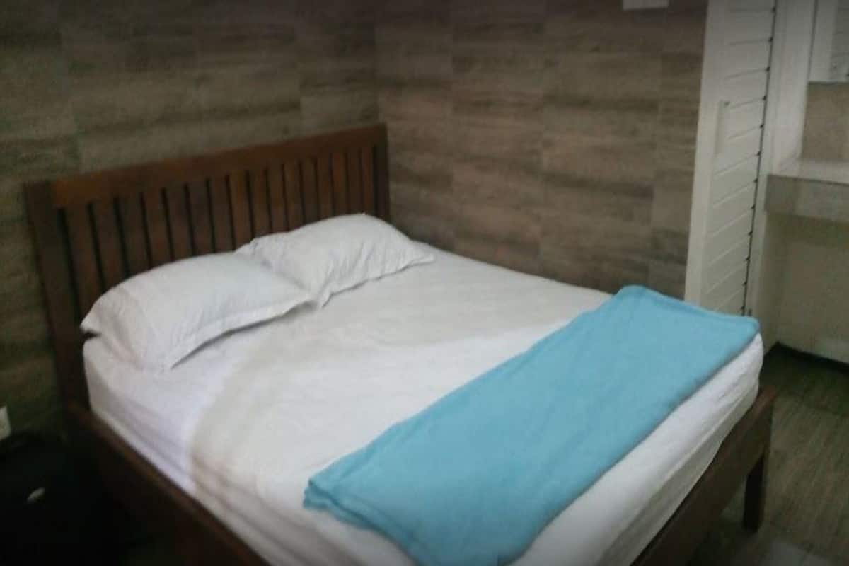 Wi-Fi de cortesia, roupa de cama