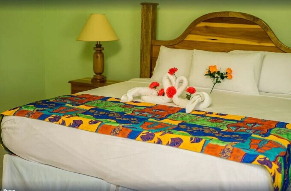 Standard Double Bed, 1 Queen Bed, Garden View - Caribbean