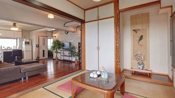 Apartamento (Private Vacation, 2F) | Sala | TV de ecrã plano