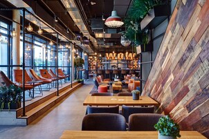 Café da manhã, almoço e jantar; culinária alemã 