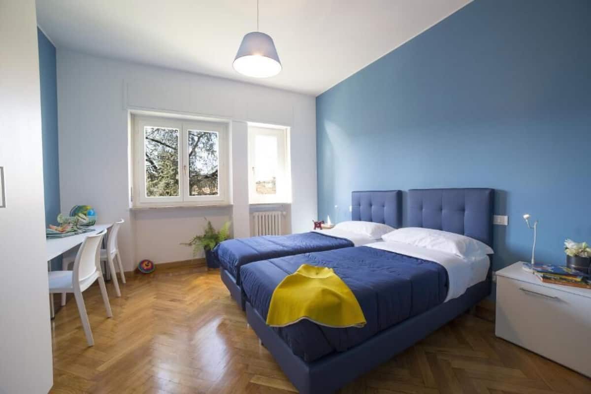 Apartamento básico, 3 quartos, sacada (Quadrilocale Basic) | Roupas de cama premium, edredons de pluma, Wi-Fi de cortesia