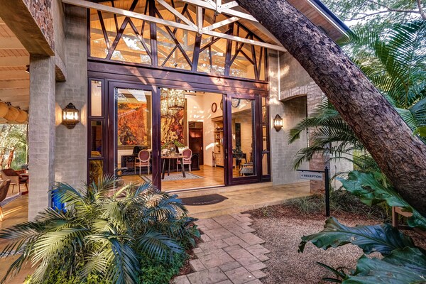 Mbano Manor Hotel Victoria Falls - Victoria Falls