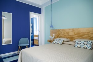 Quarto Duplo Deluxe | Roupa de alta qualidade, camas de colchão viscoelástico, minibar 