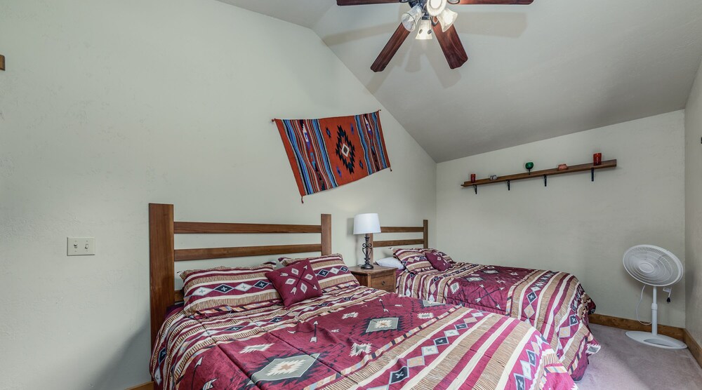 'Red House' Alhambra With Hot Tub! - Ruidoso, NM
