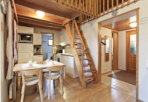 Duplex, 2 quartos, sauna seca (48 m2) | Opções para refeição no quarto