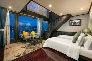 Duplex panorâmico, 1 cama King, sacada, vista para o oceano (Lan Ha Duplex, 2D1N or 3D2N) | Comodidades do quarto