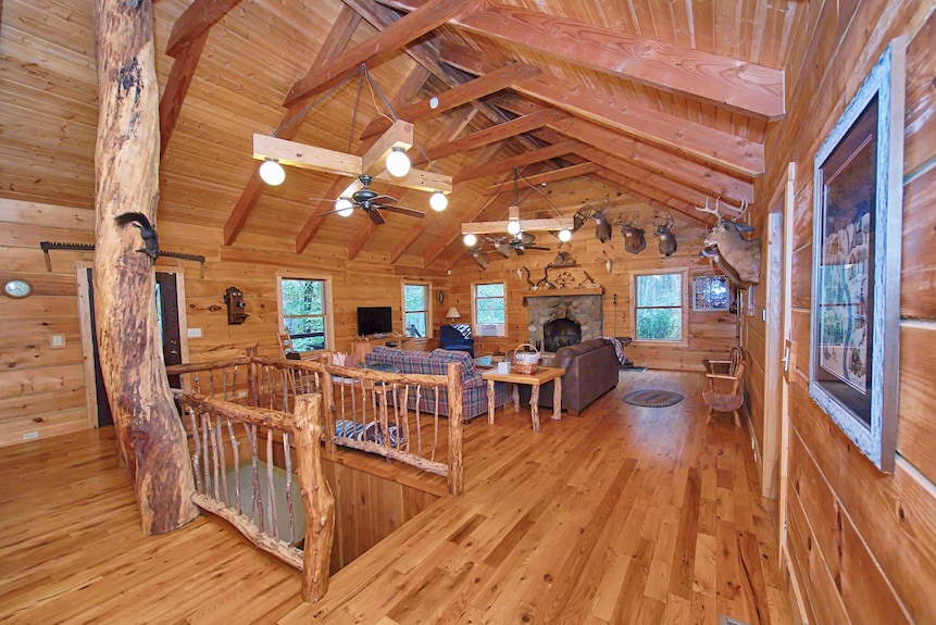Secluded Cabin In Hocking Hills On 97 Acres - Ohio