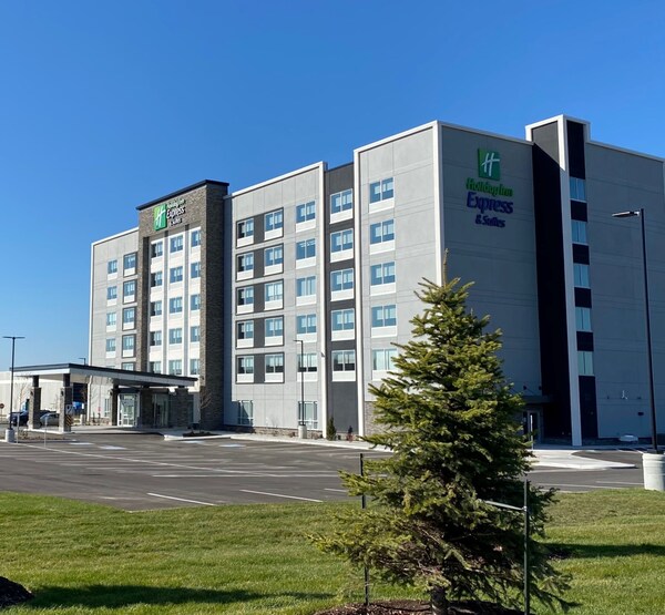 Holiday Inn Express & Suites Aurora By Ihg - Aurora
