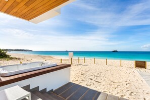 Condo superluxo, 1 quarto, banheira de imersão, de frente para a praia | Vista para praia/oceano